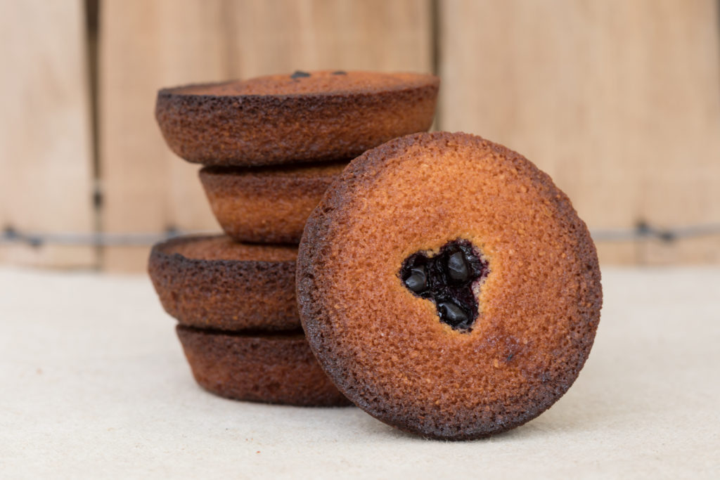 Financiers-cassis-new-shape-LN-Photographie-by-Helene-Mcguire - 1335 ...